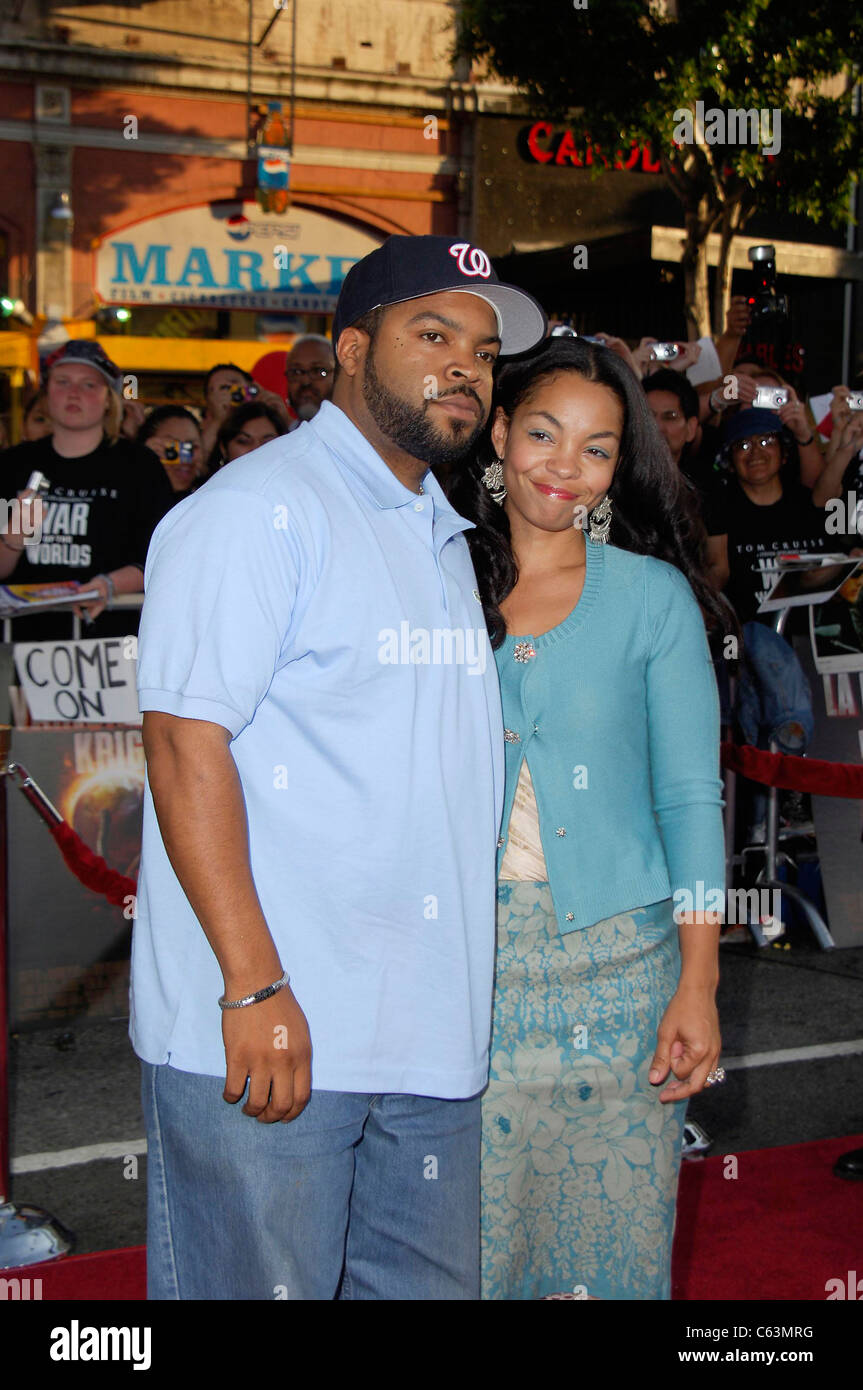 Ice Cube, Kim at arrivals for War of the Worlds Premiere, Grauman's ...
