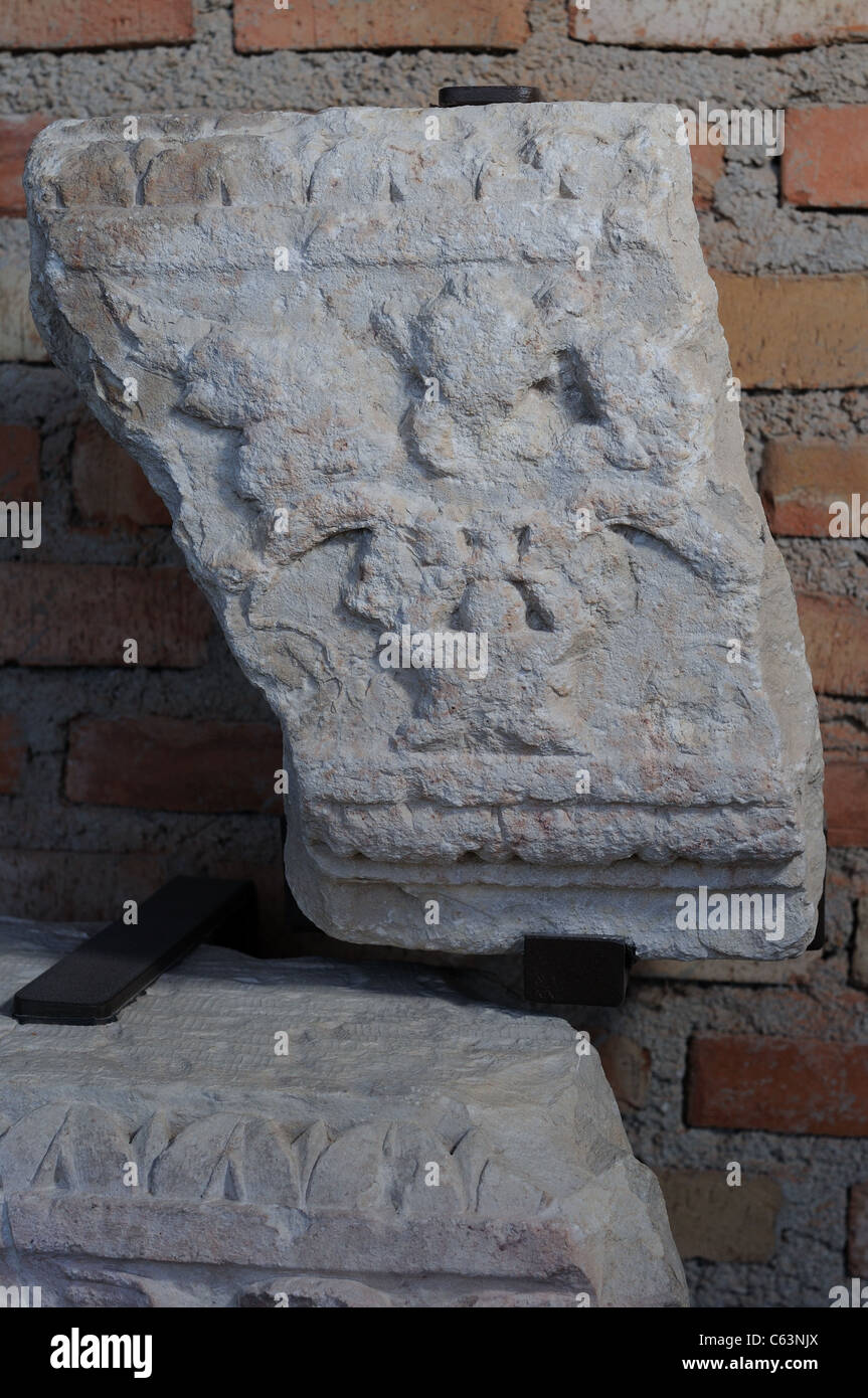 Ashlar Renaissance ( Plateresque ) belonging to the ANTIQUARIUM - Wall ...