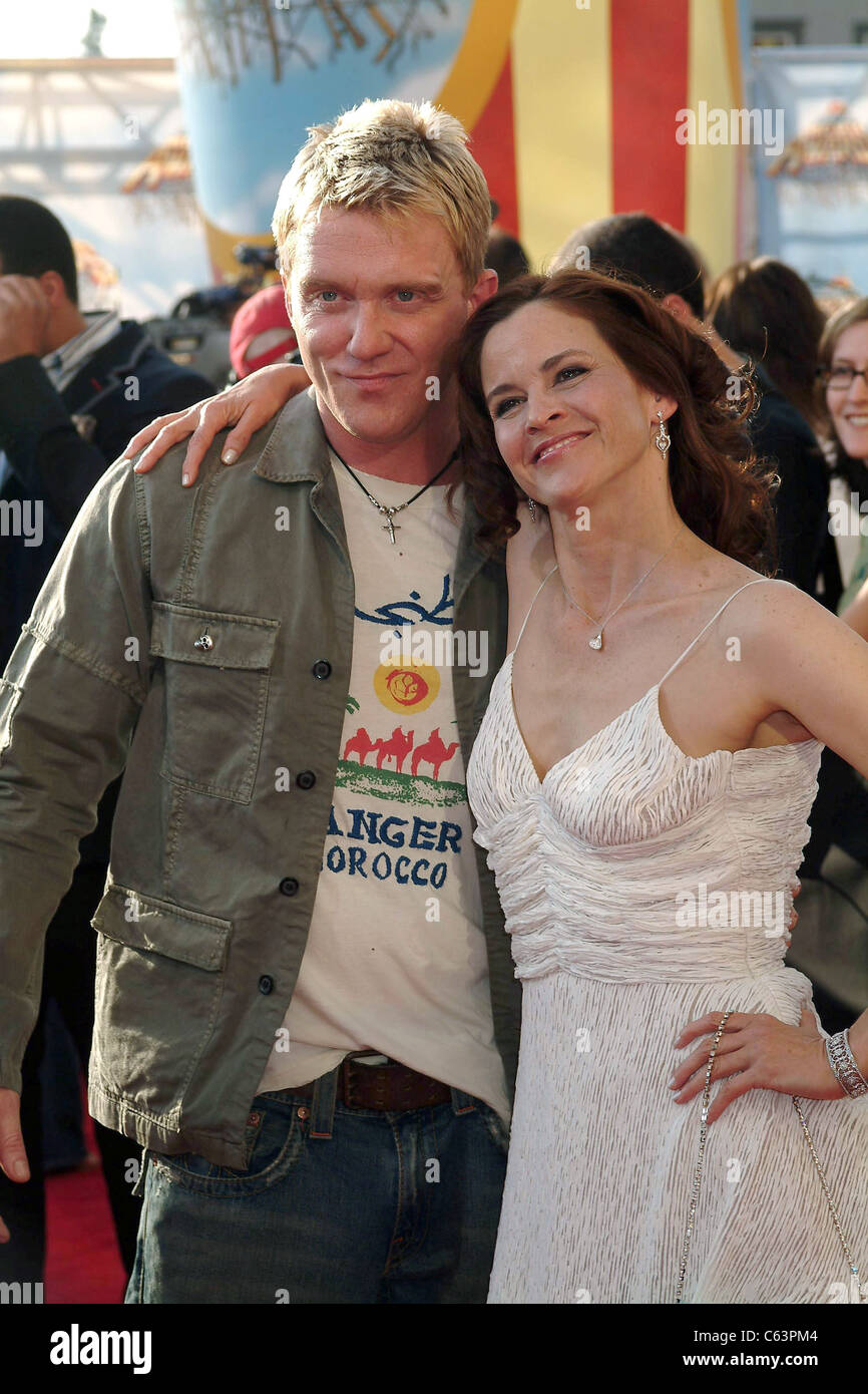 Anthony Michael Hall, Ally Sheedy at arrivals for 2005 MTV Movie Awards ...