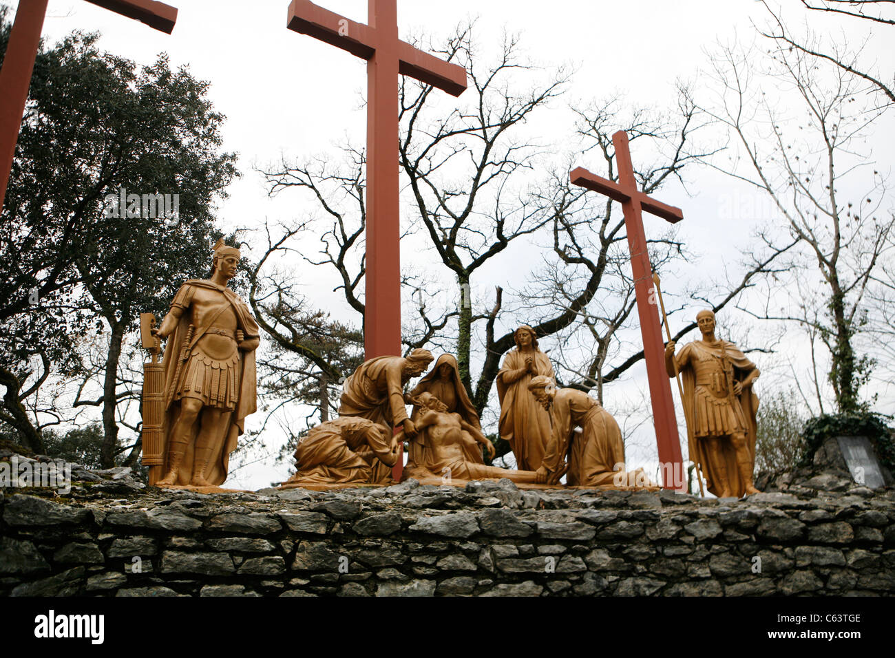 Lourdes in winter sanctuary lourdes hi-res stock photography and images ...