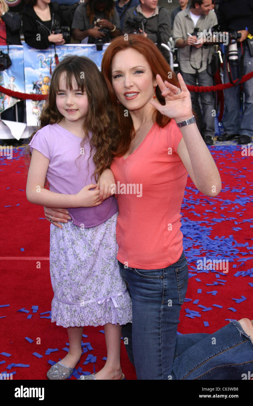 Amy yazbek daughter arrivals robots hi-res stock photography and images ...