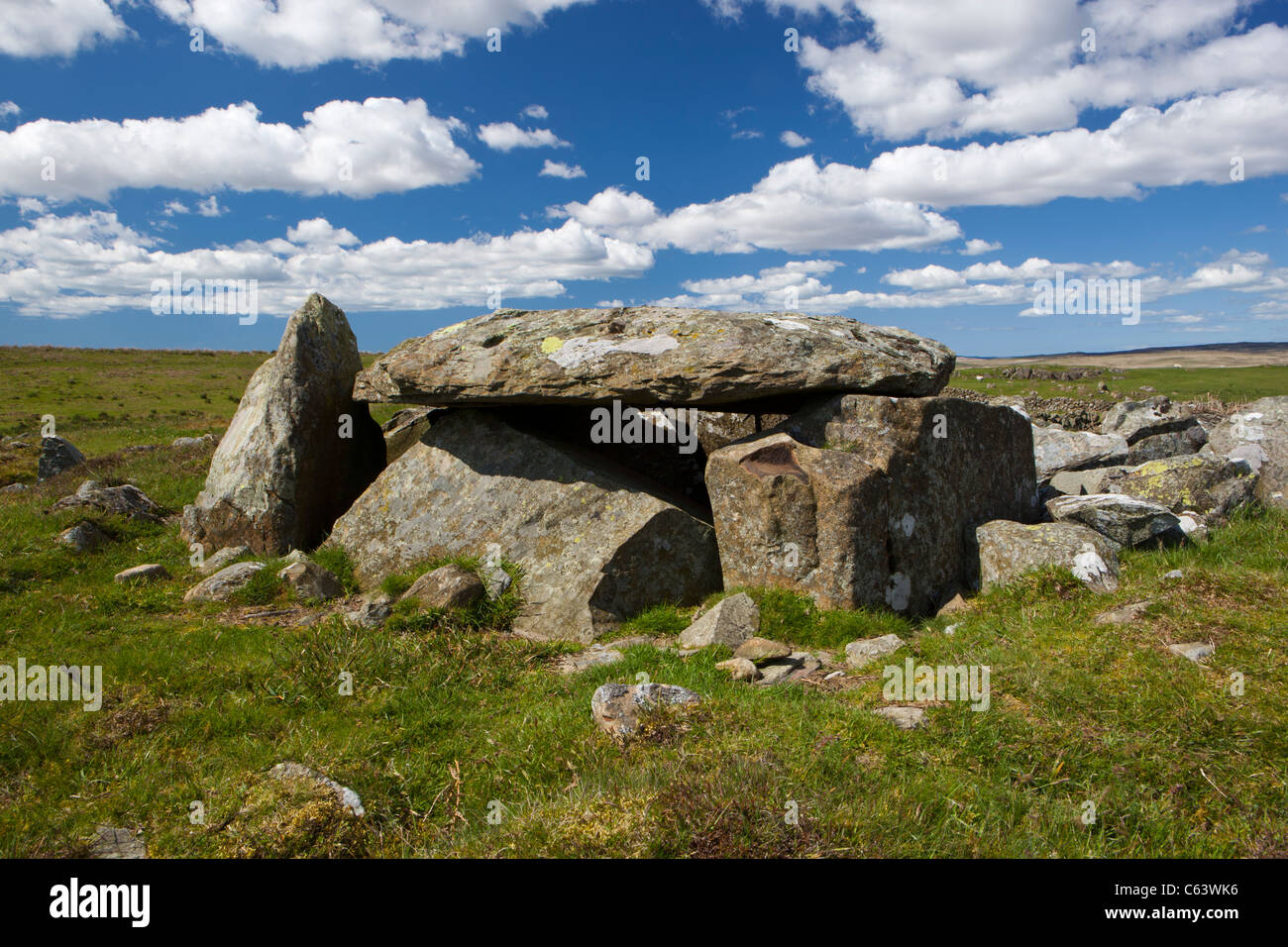 Chambered cairn hi-res stock photography and images - Alamy