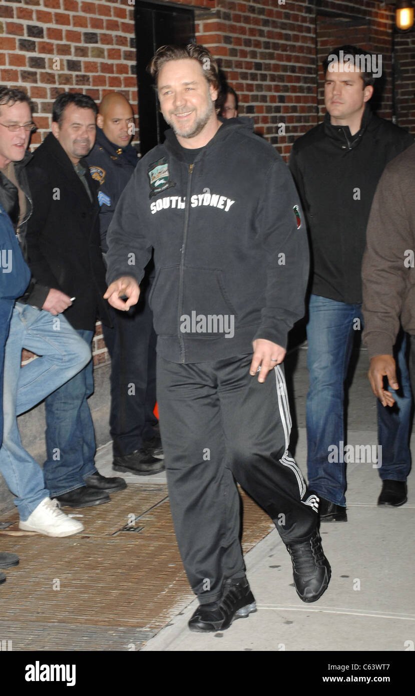 Russell Crowe at talk show appearance for The Late Show with David ...