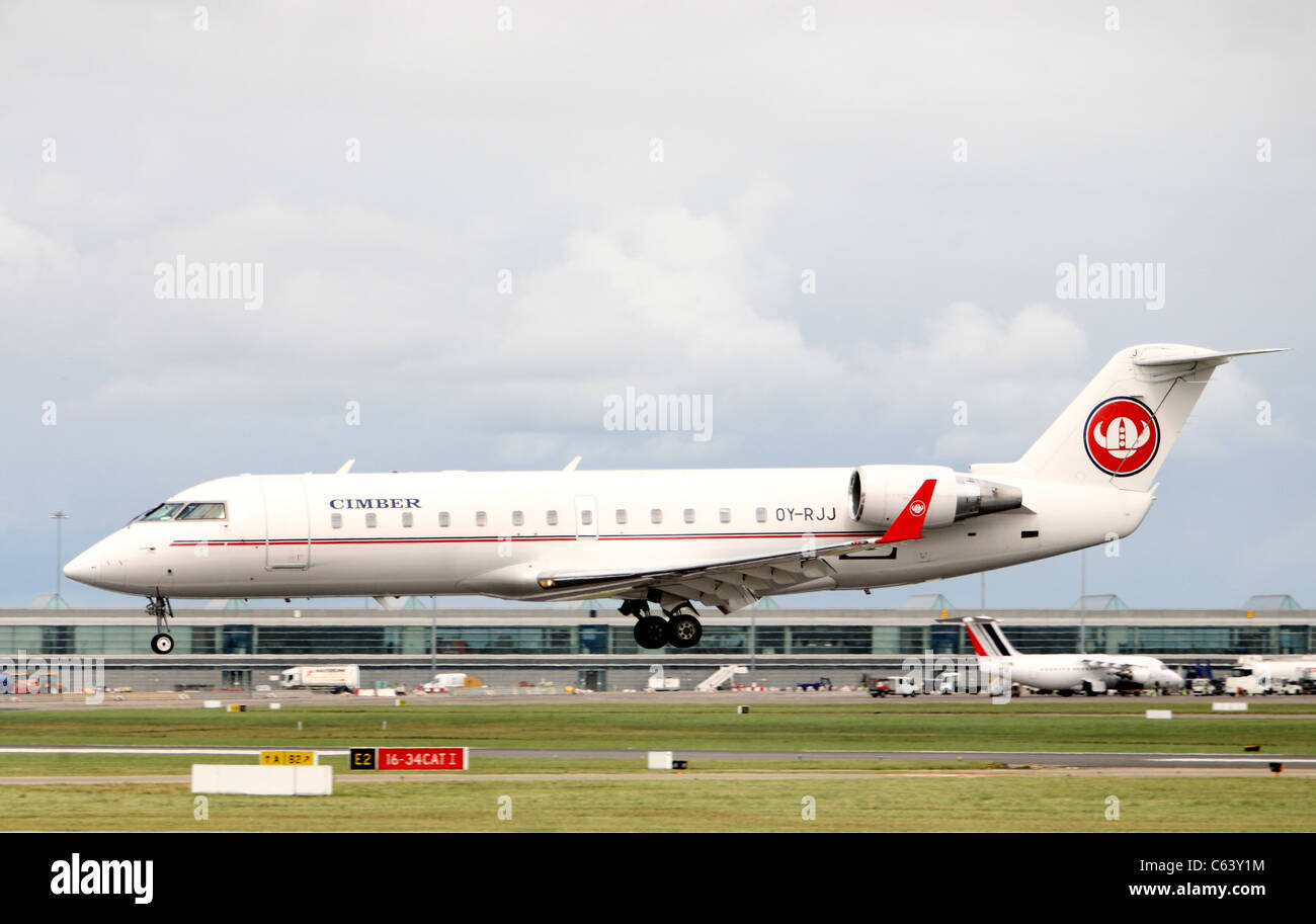 Canadair regional jet hi-res stock photography and images - Alamy