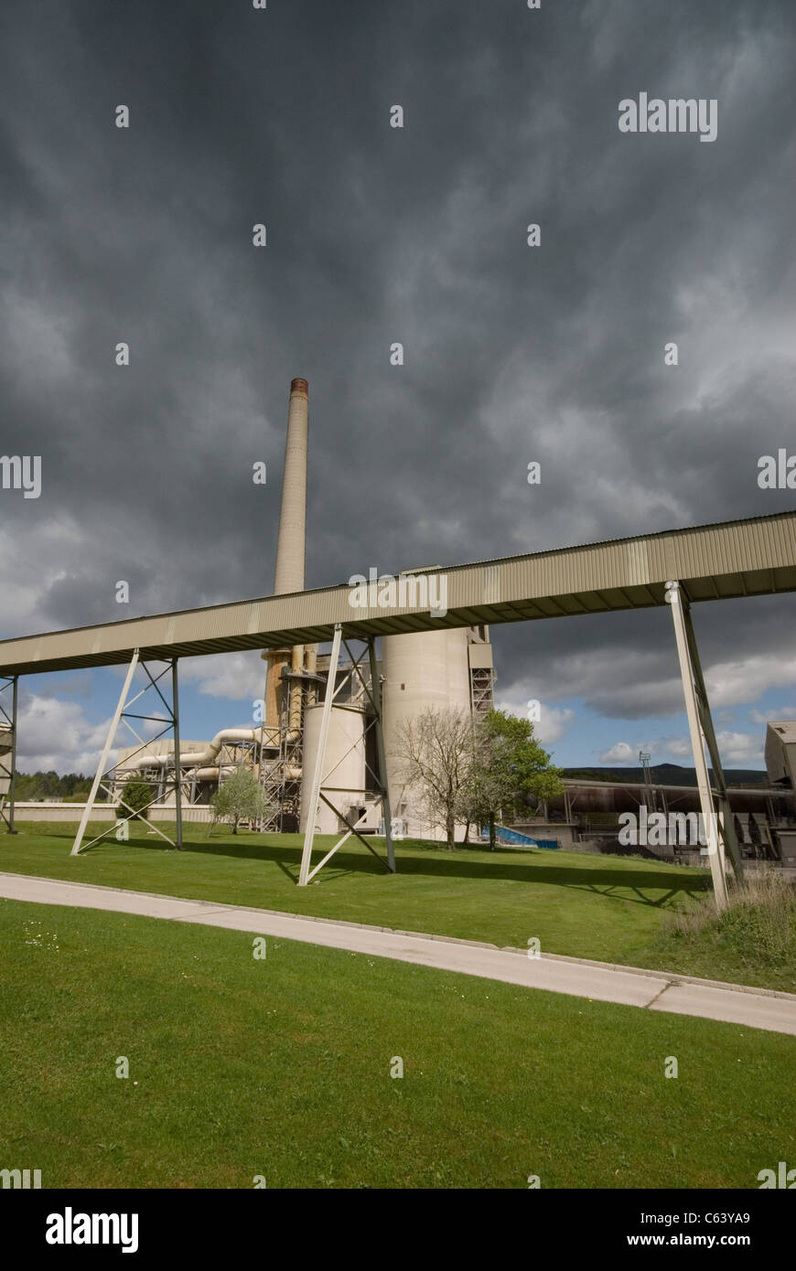 Uk cement works hi-res stock photography and images - Alamy