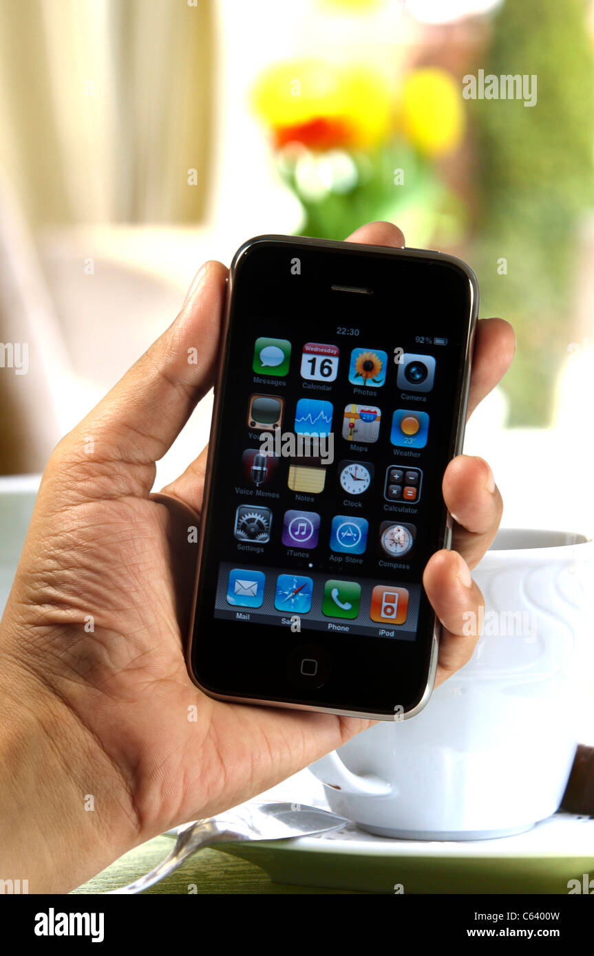 Iphone in hi-res stock photography and images - Alamy