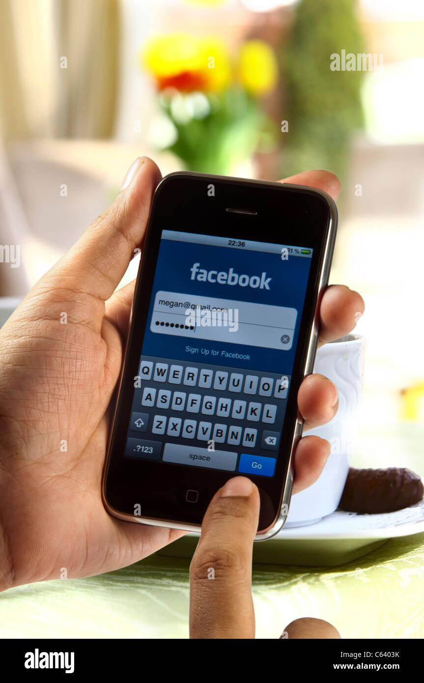 Login hi-res stock photography and images - Alamy