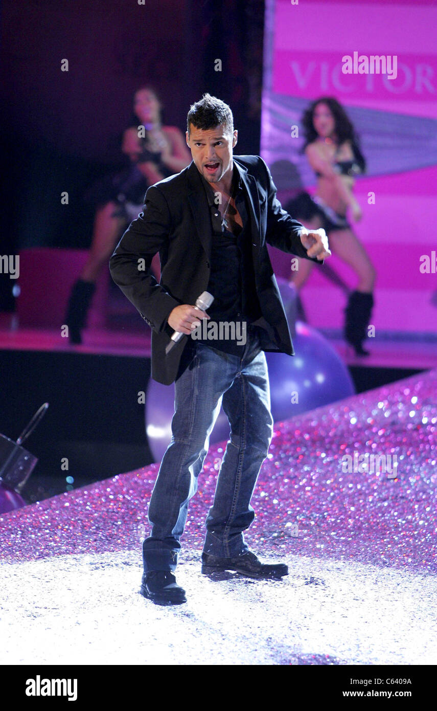 Ricky martin inside victorias fashion hi-res stock photography and ...