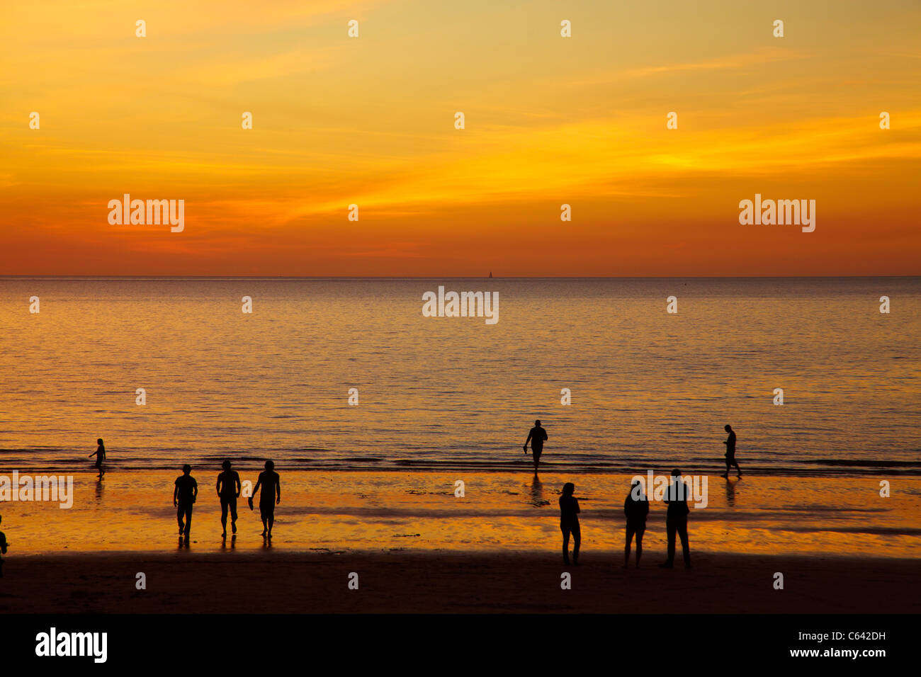 Mindil beach sunset markets hi-res stock photography and images - Alamy