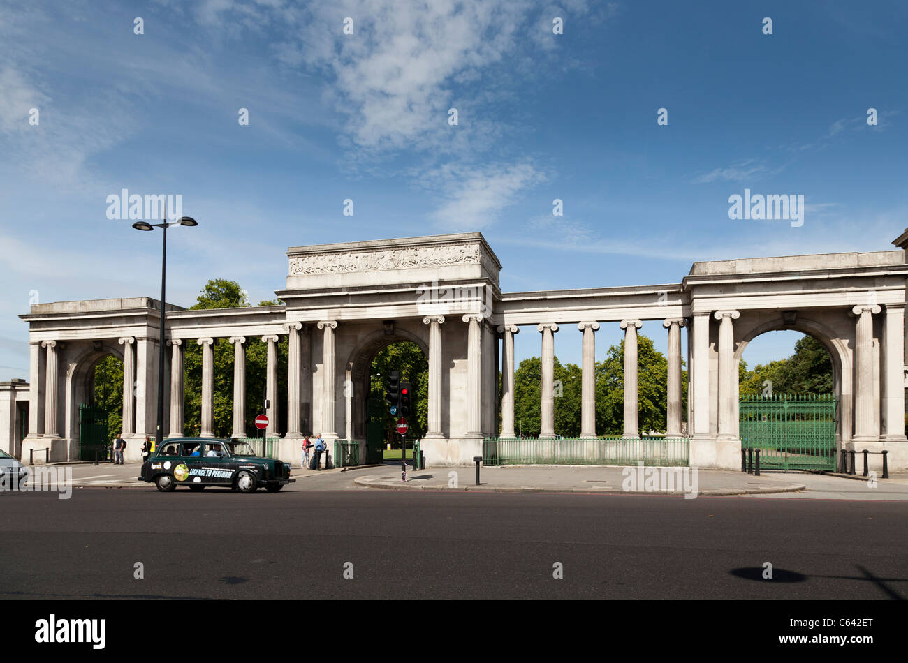 The entrance to Hyde Park at Hyde Park Corner Stock Photo - Alamy