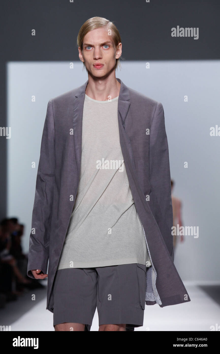 2010 new york fashion week spring summer collection hi-res stock ...
