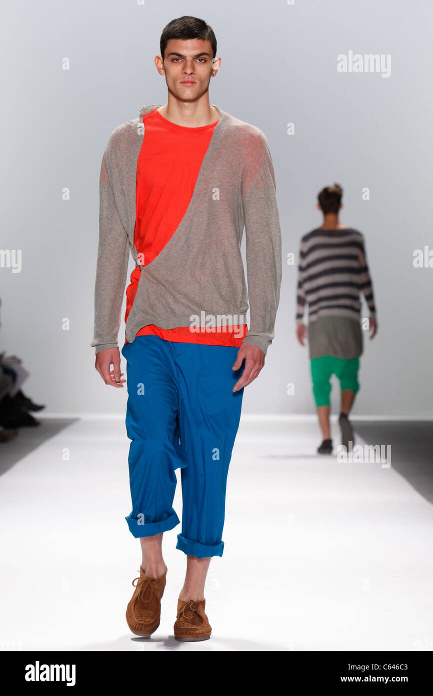 2010 new york fashion week spring summer collection hi-res stock ...