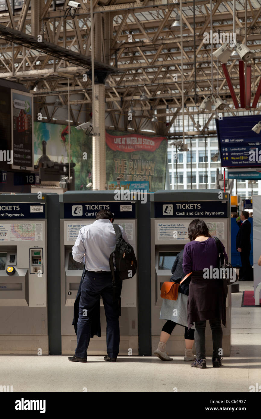 Waterloo ticket machine hi-res stock photography and images - Alamy