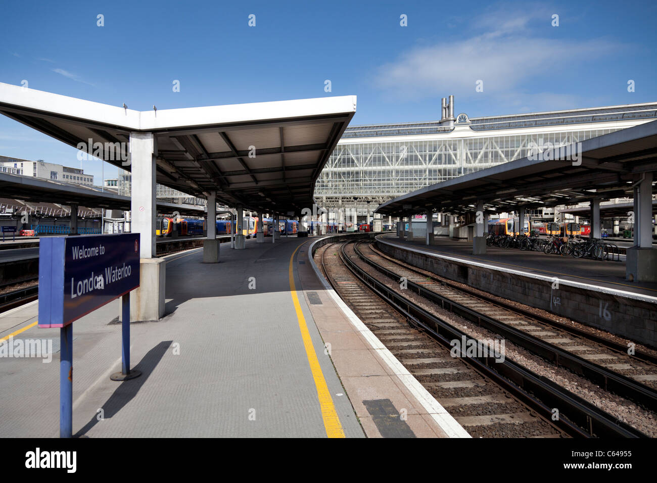 London waterloo station sign hi-res stock photography and images - Alamy