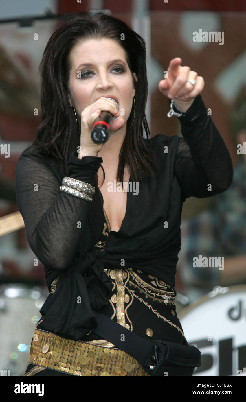 Lisa Marie Presley on stage for NOW WHAT CD Kick Off Concert, City Hall ...