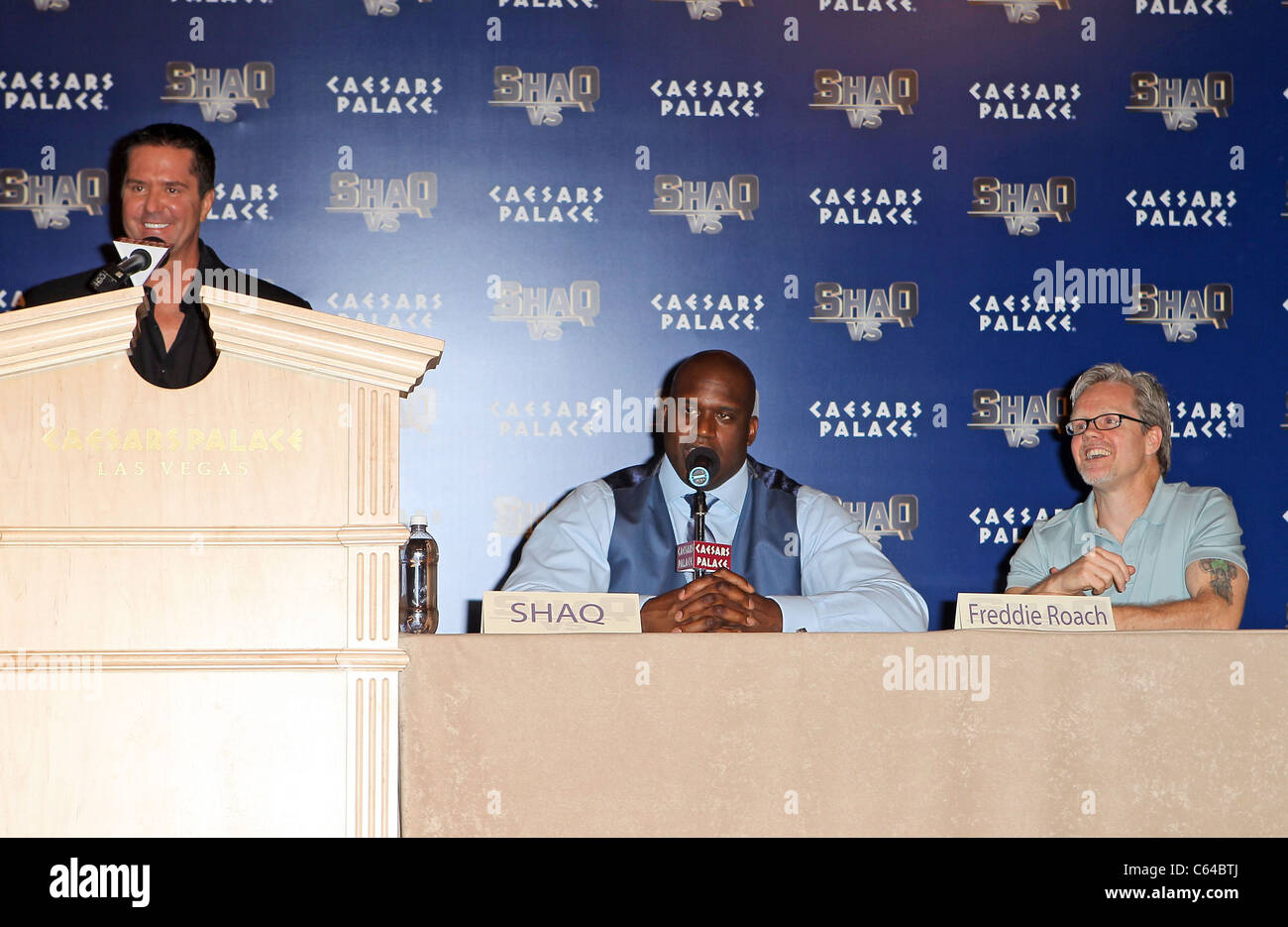 Mike Goldberg, Shaquille O'Neal, Freddie Roach in attendance for Press ...