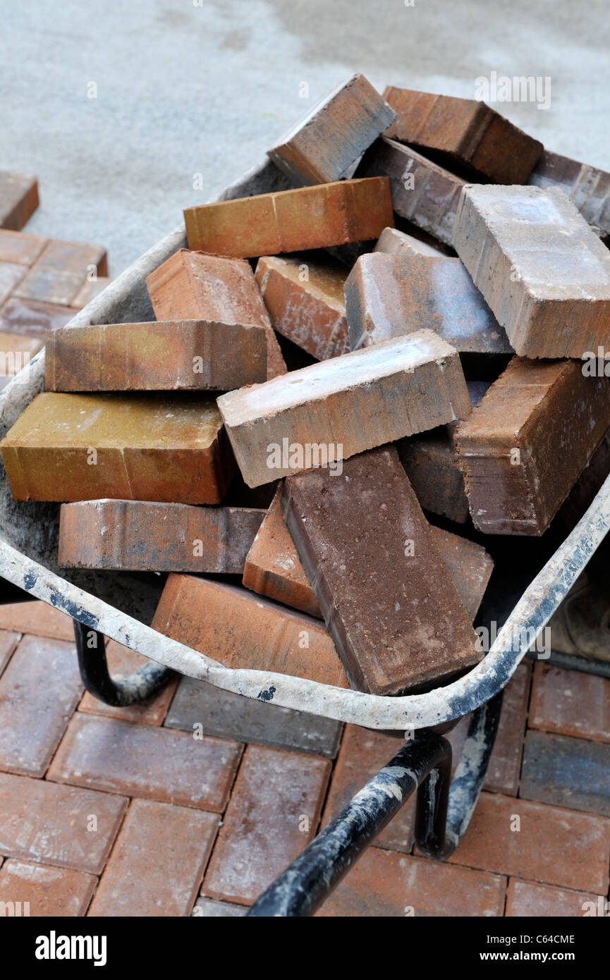Wheelbarrow hi-res stock photography and images - Alamy