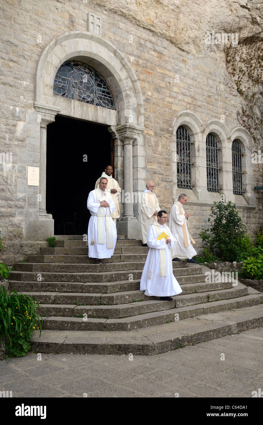 Christian monks praying hi-res stock photography and images - Alamy