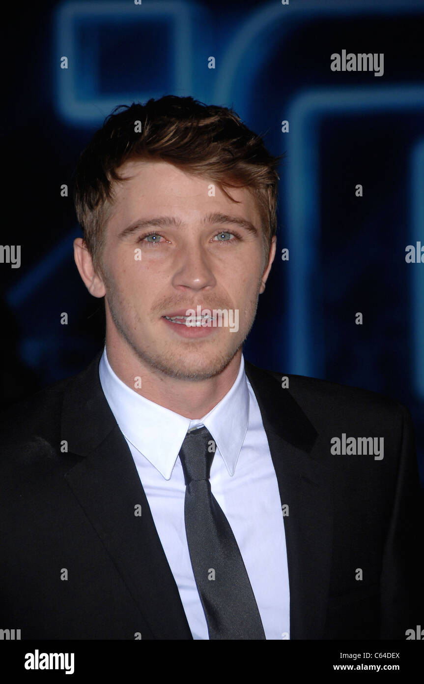 Garrett Hedlund at arrivals for TRON: LEGACY Premiere, El Capitan ...