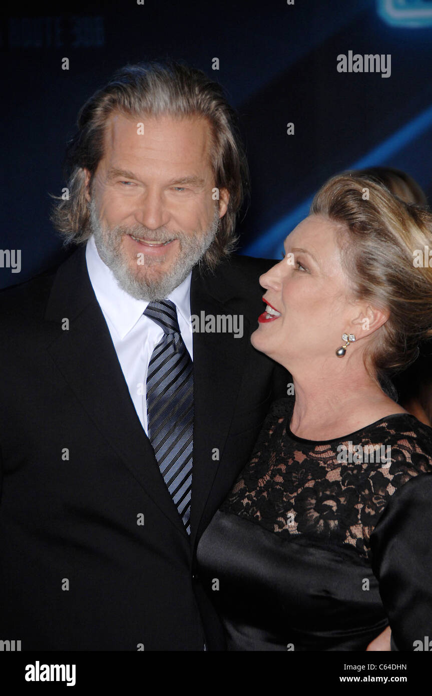 Jeff Bridges, Susan Geston at arrivals for TRON: LEGACY Premiere, El ...