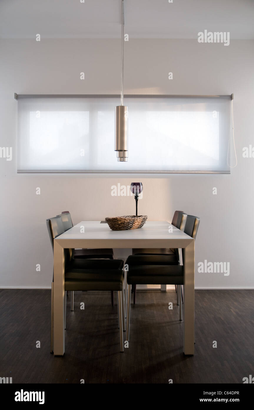 modern dinner table Stock Photo - Alamy