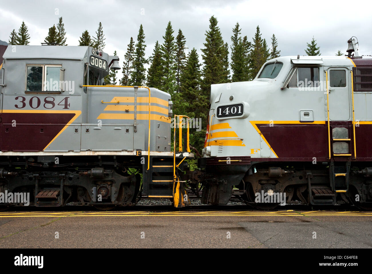 Canadian Pacific GP38 faces a Canadian Pacific FP9A in Banff station ...