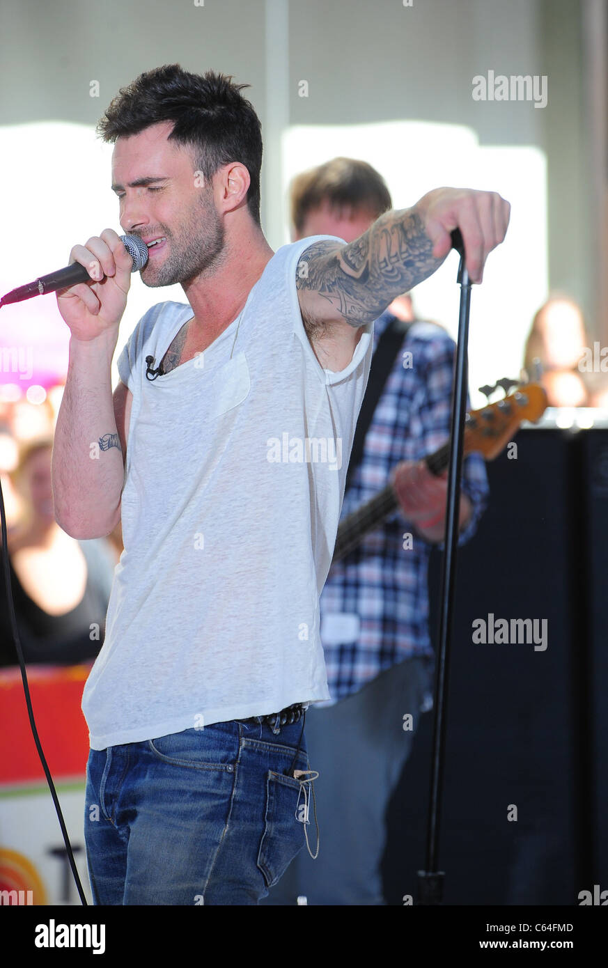 Adam levine on stage nbc hi-res stock photography and images - Alamy