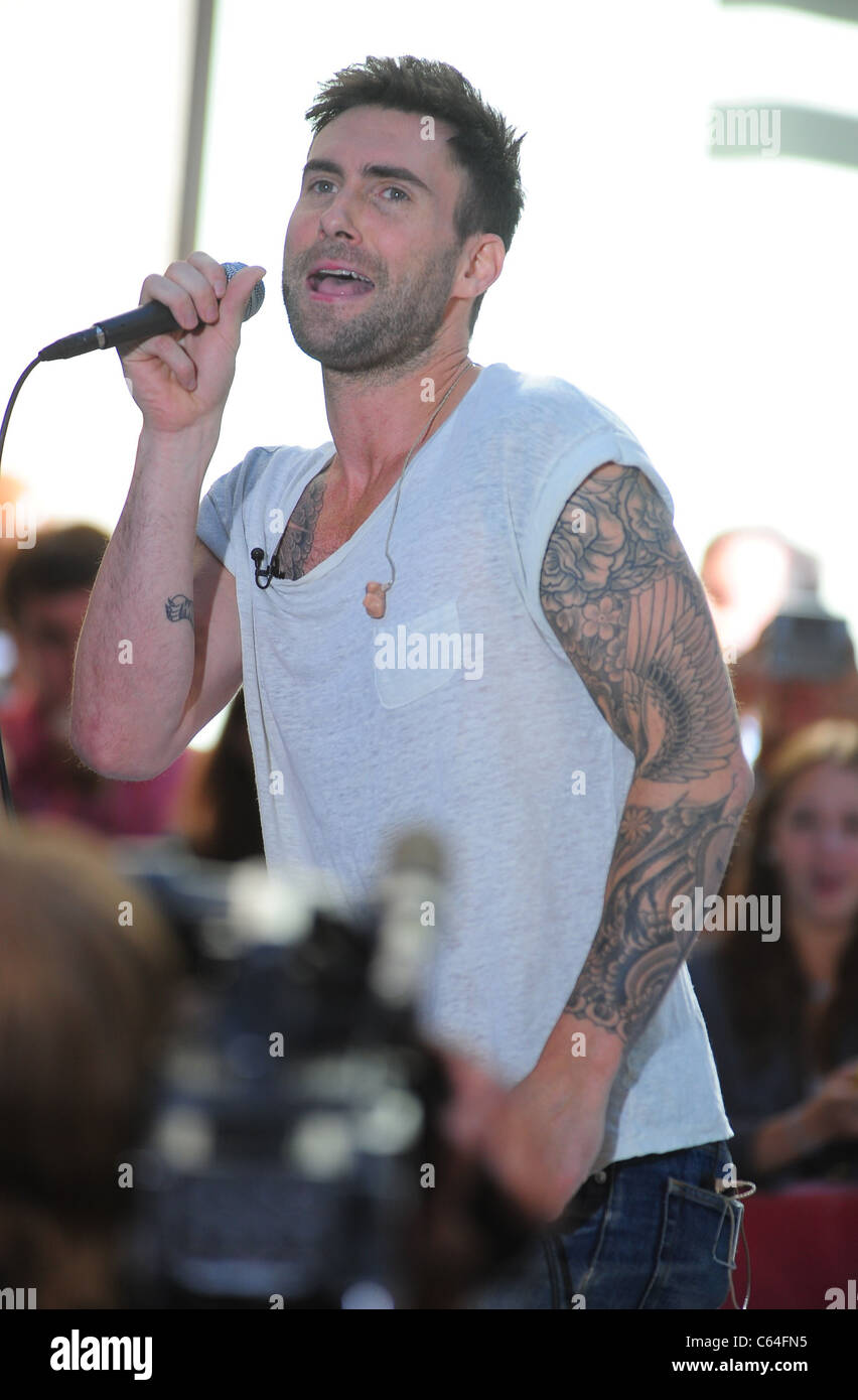Maroon 5 talk show hi-res stock photography and images - Alamy