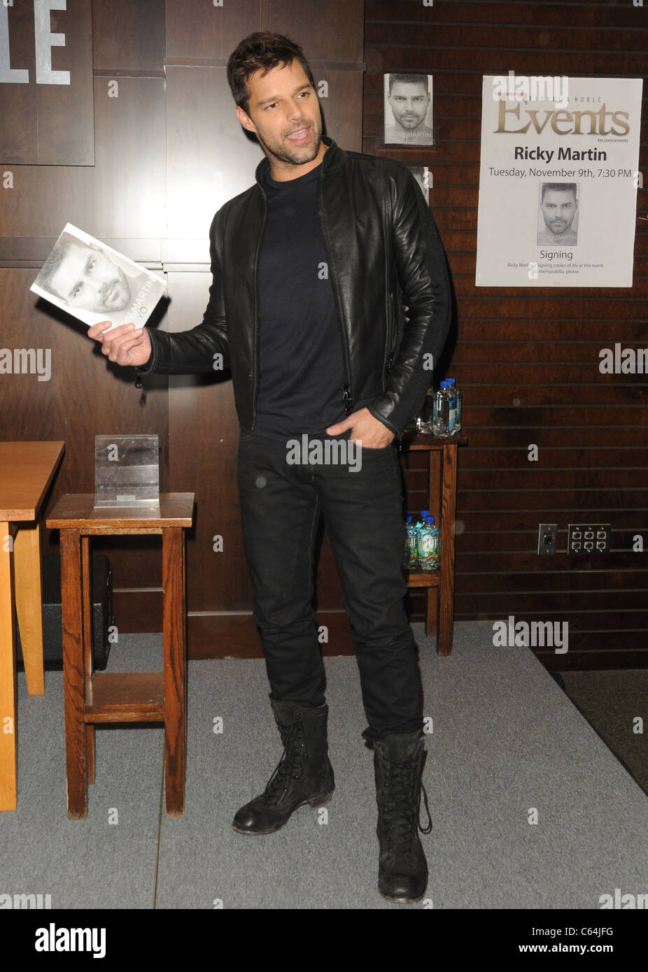 Ricky Martin at in-store appearance for Ricky Martin Book Signing for ...
