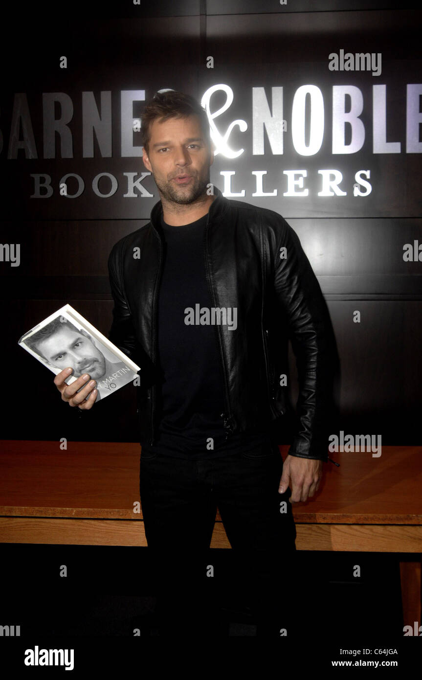 Ricky Martin at in-store appearance for Ricky Martin Book Signing for ...