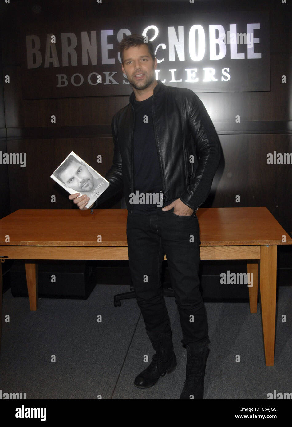 Ricky Martin at in-store appearance for Ricky Martin Book Signing for ...