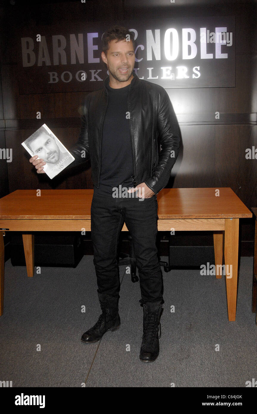Ricky Martin at in-store appearance for Ricky Martin Book Signing for ...