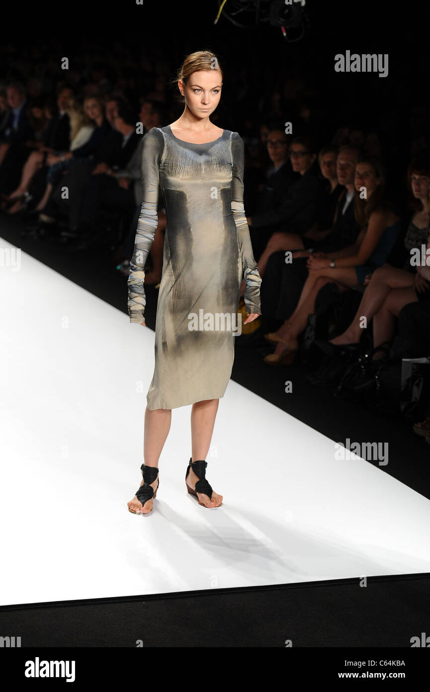Michael drummond fashion hi-res stock photography and images - Alamy