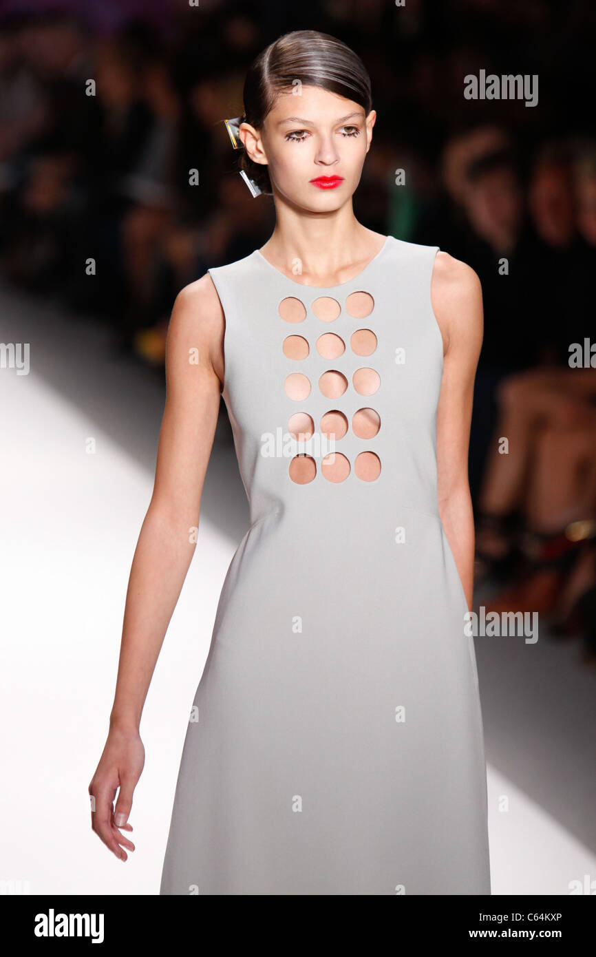 Runway Model on the runway for Cynthia Rowley Spring/Summer 2011 ...