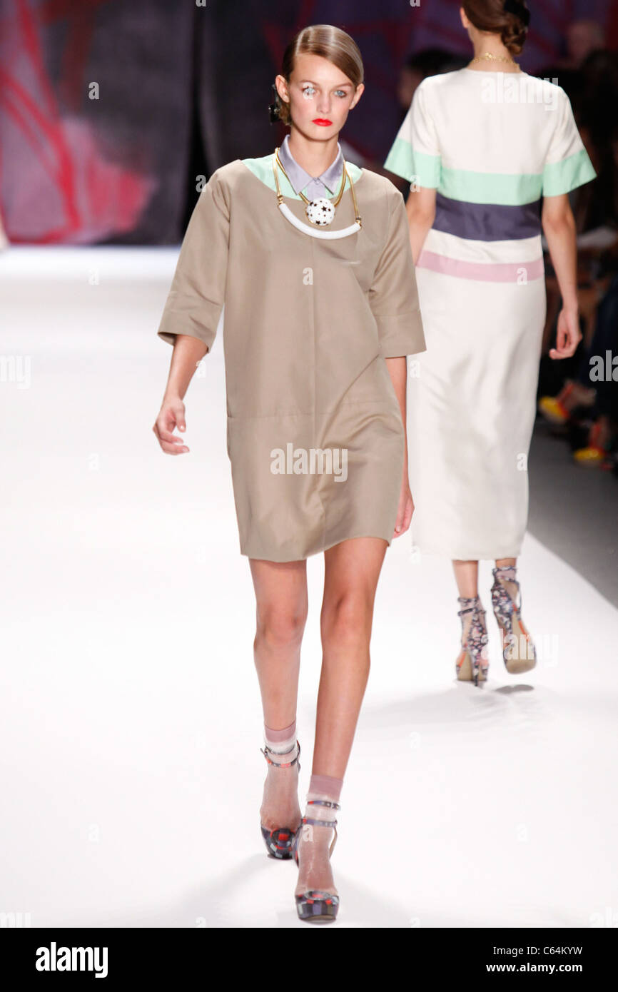 Runway Model on the runway for Cynthia Rowley Spring/Summer 2011 ...