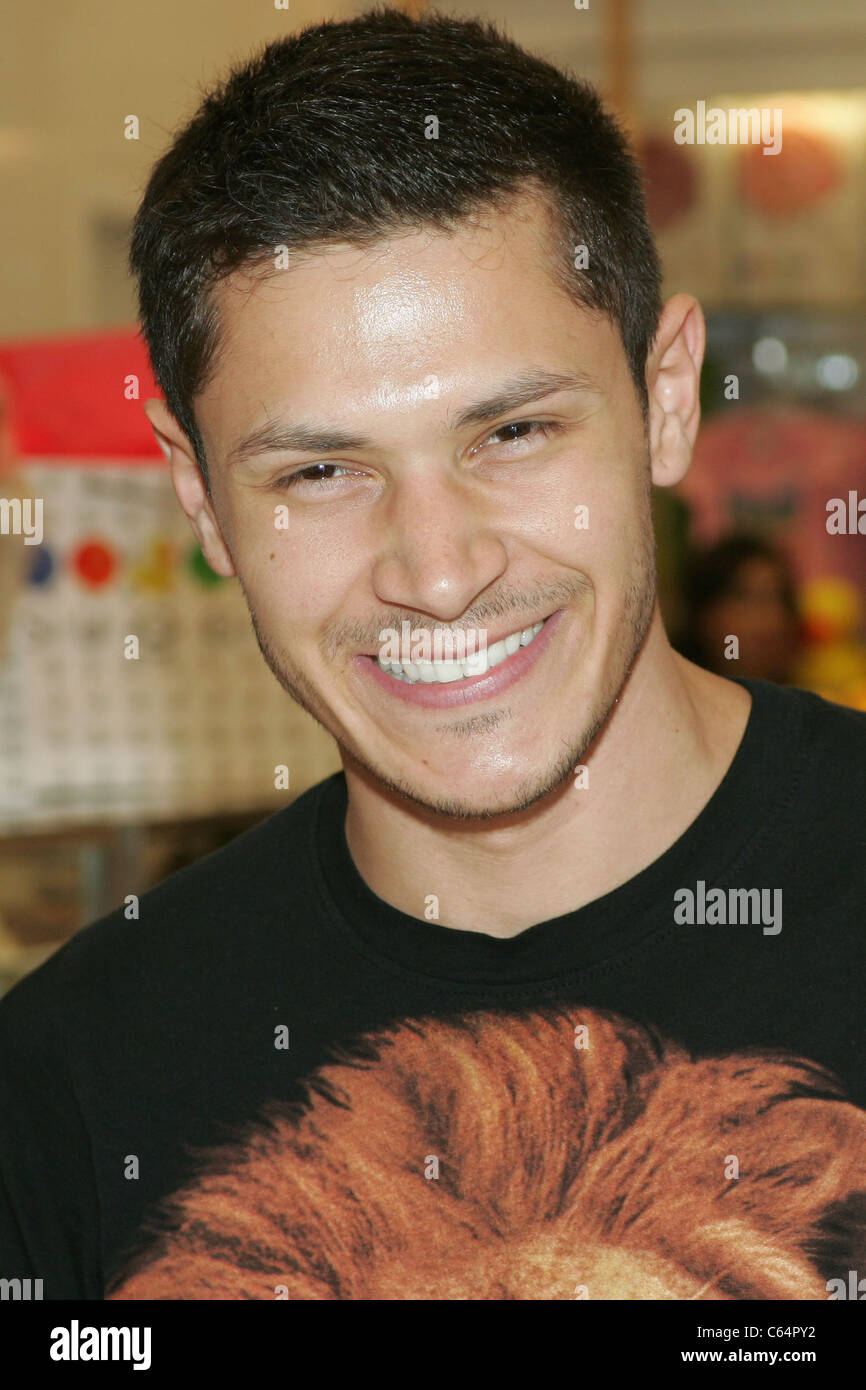 Alex Meraz Twilight