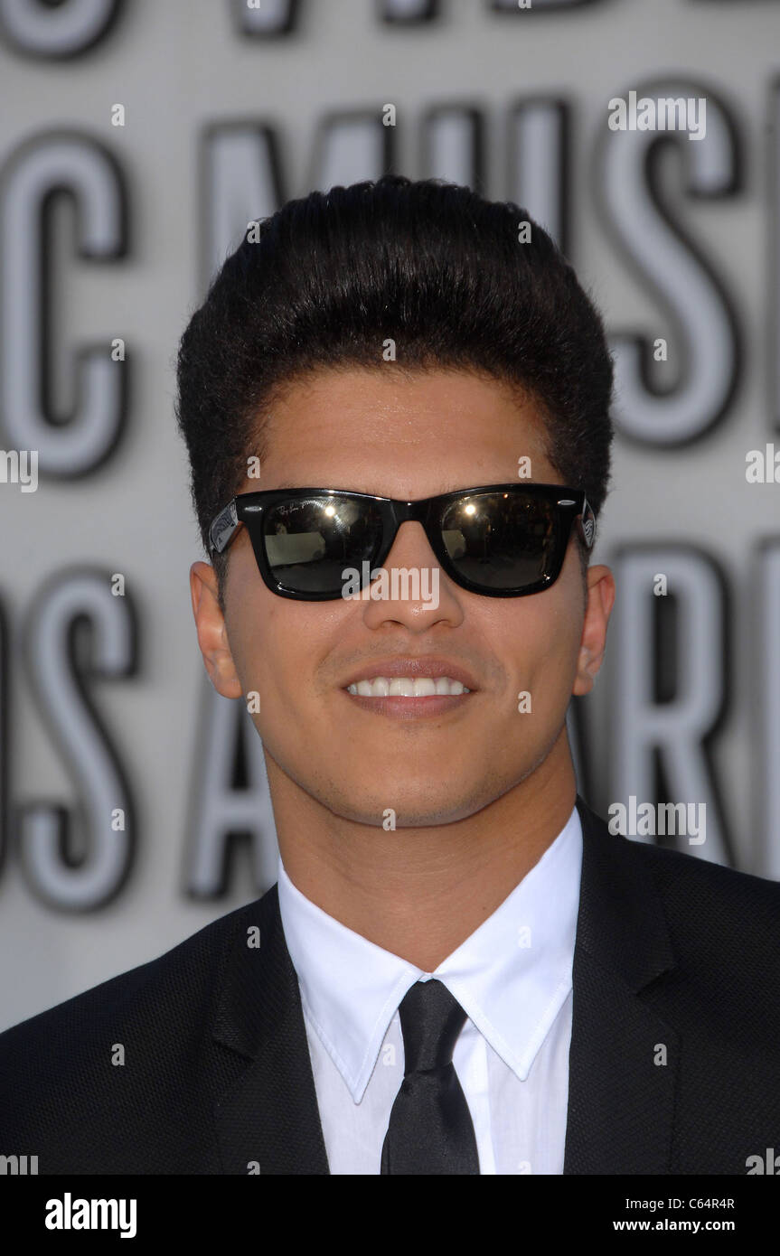 Bruno Mars at arrivals for 2010 MTV Video Music Awards VMA's - ARRIVALS ...