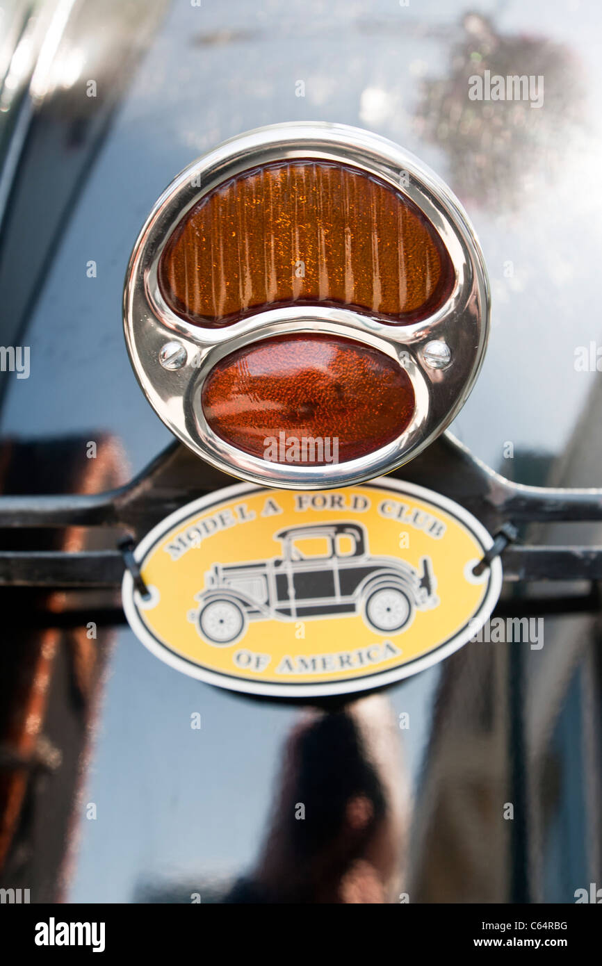 Classic car insignia hi-res stock photography and images - Alamy