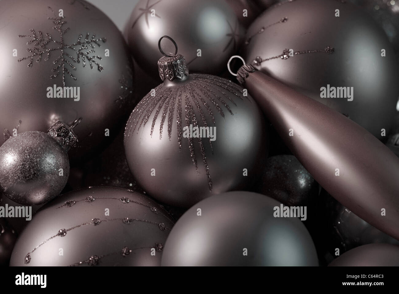 Silver christmas tree hi-res stock photography and images - Alamy