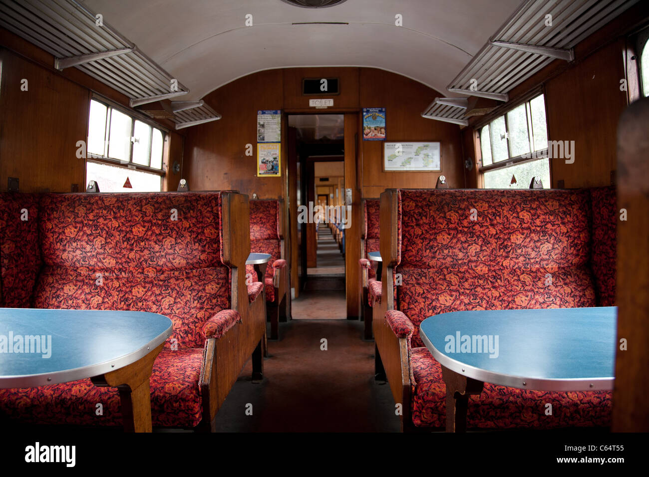 Interior of a steam train carriage hi-res stock photography and images ...