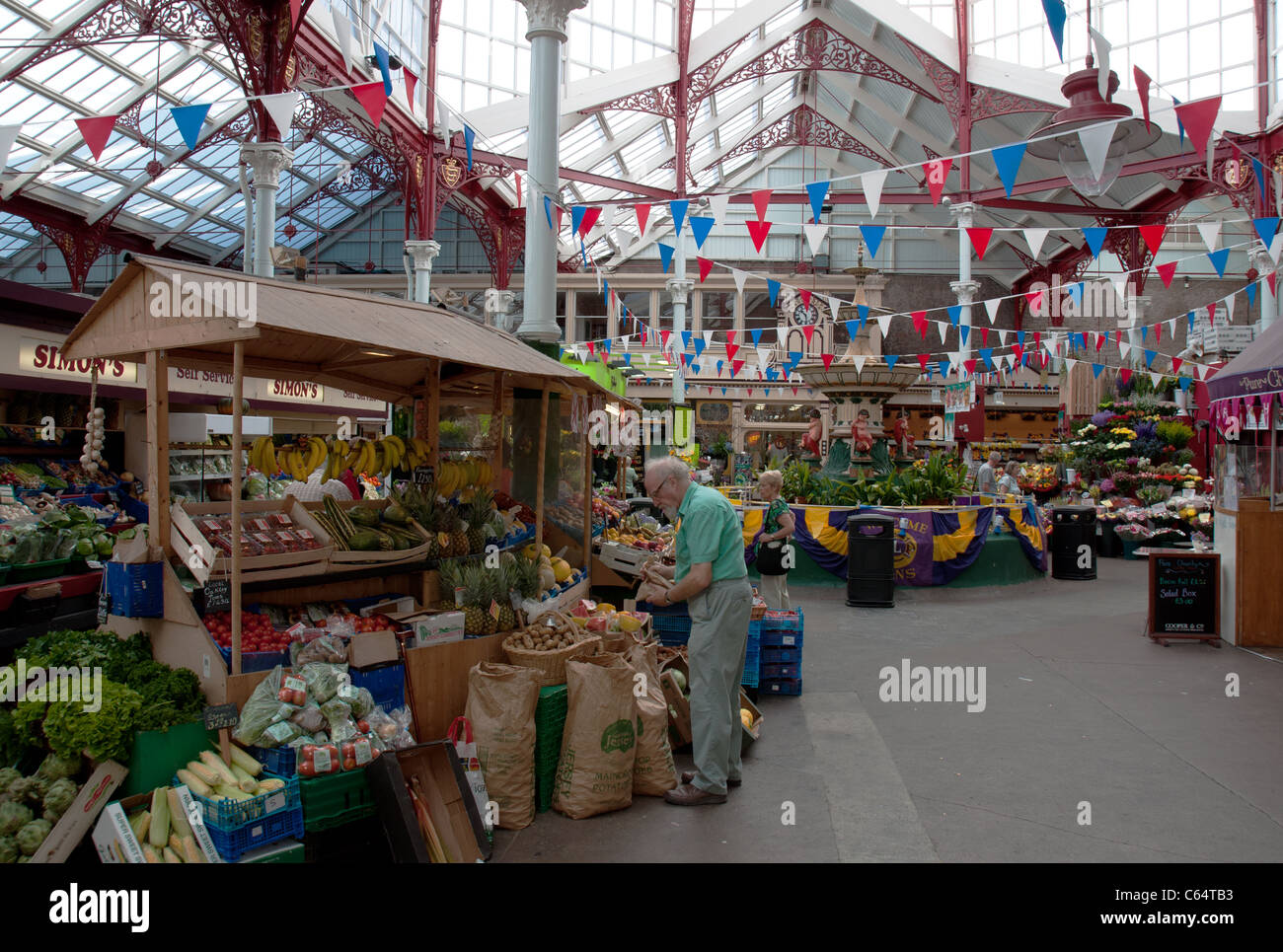 Fruit and Veg market Stock Photo - Alamy