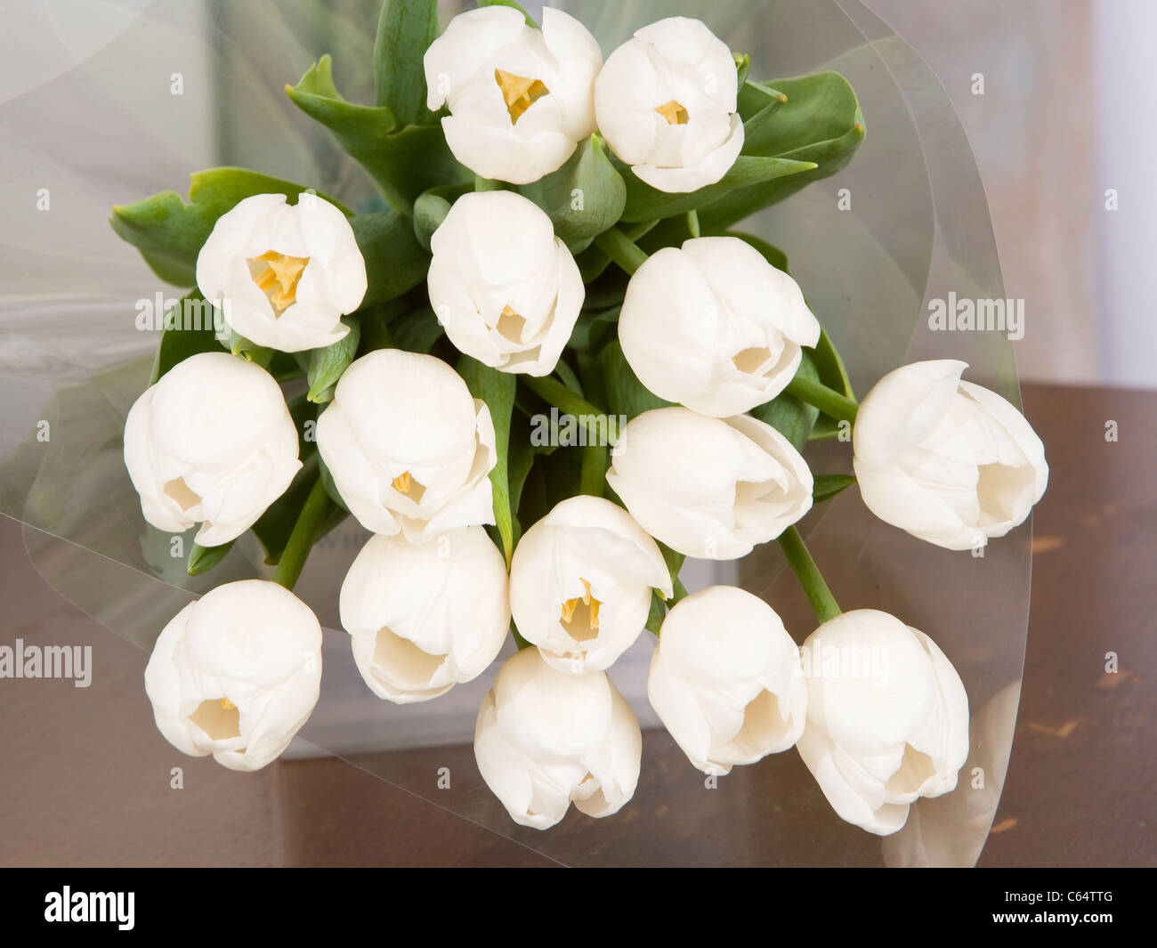 A bunch of white tulips Stock Photo - Alamy
