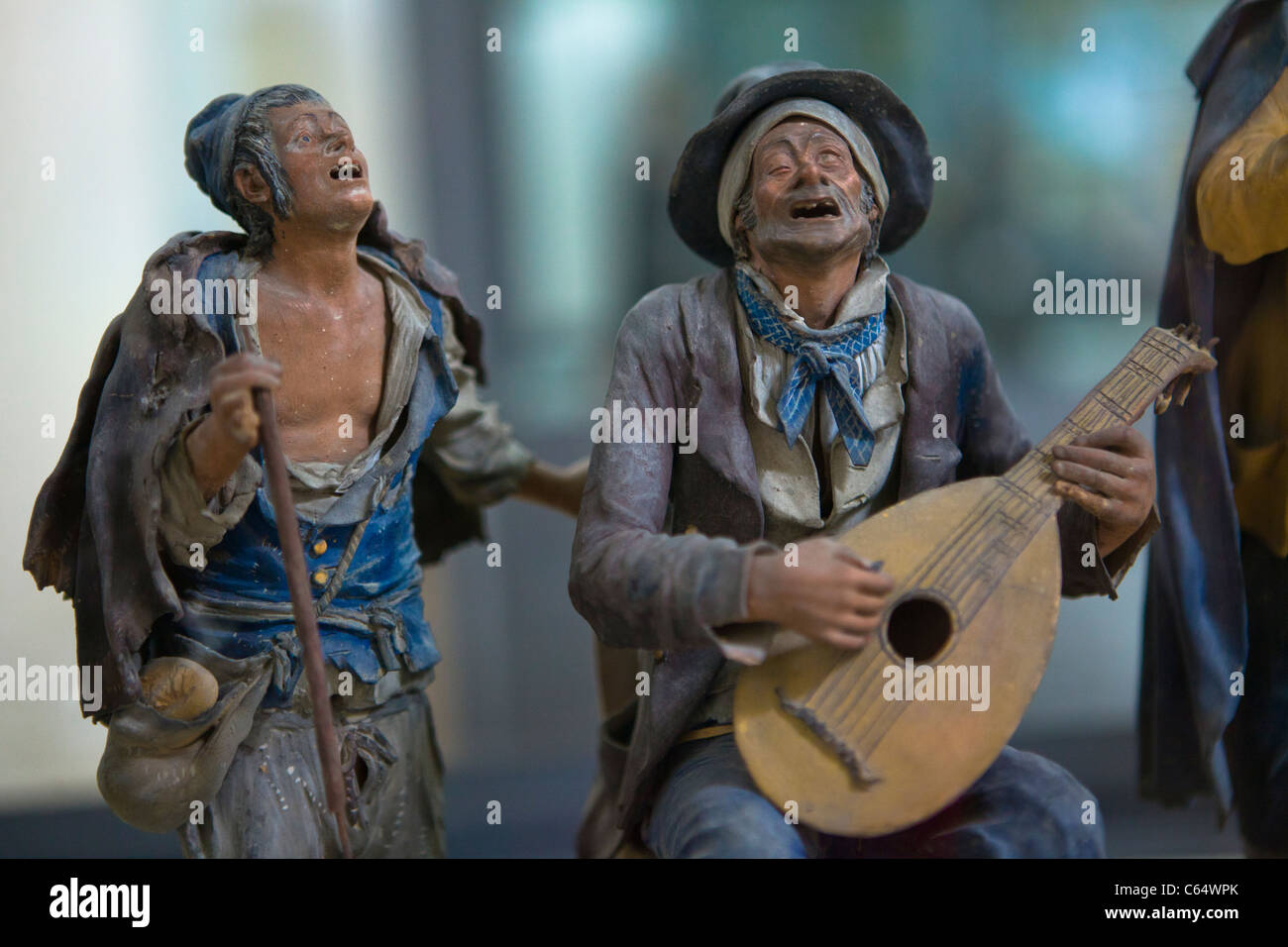 Beautiful traditional santons - Poor musicians with hat (Christmas crib ...