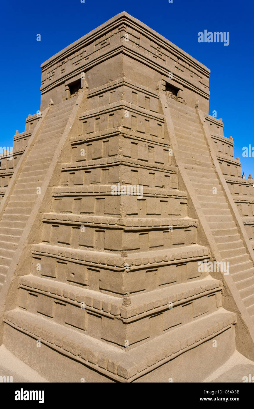 Sandcastle sand castle sculpture hi-res stock photography and images ...