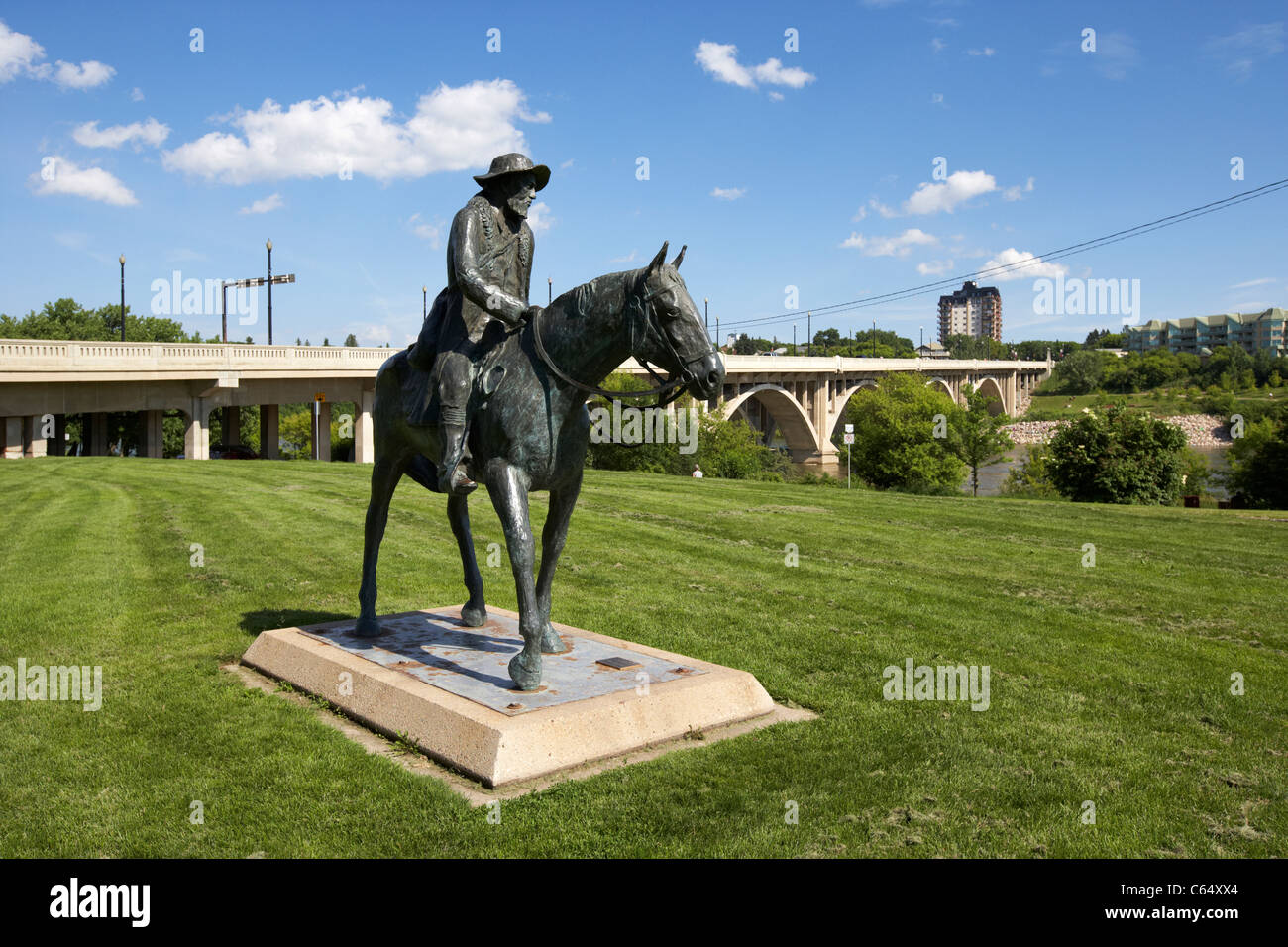 gabriel dumont on his horse sculpture friendship park cbd Saskatoon ...