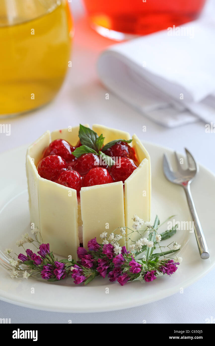 Raspberry torte hi-res stock photography and images - Alamy