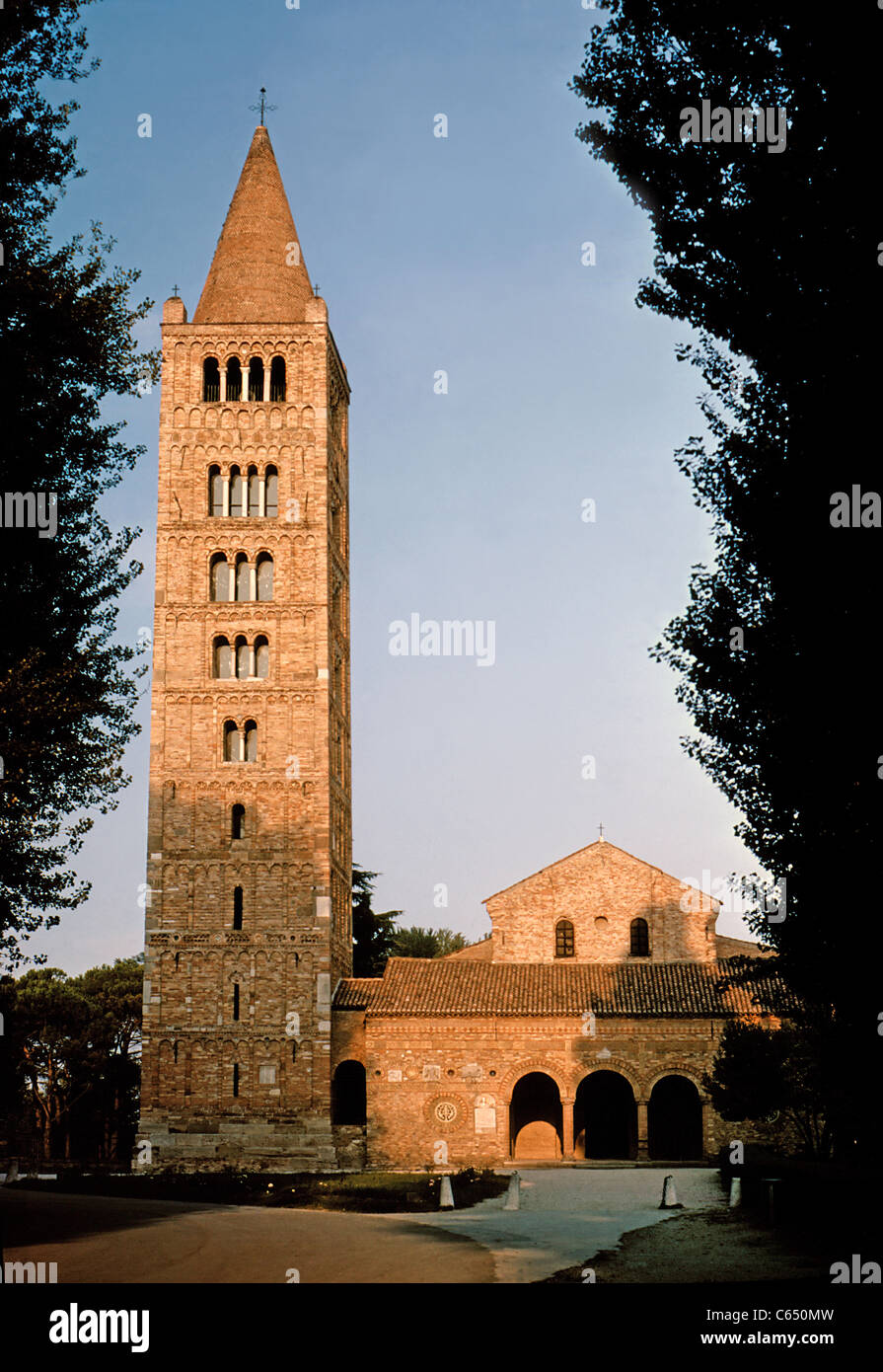 Pomposa hi-res stock photography and images - Alamy