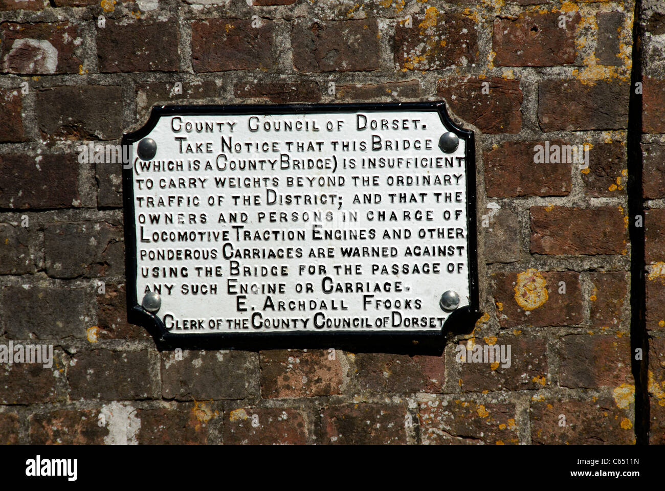 Bridge warning sign dorset hi-res stock photography and images - Alamy