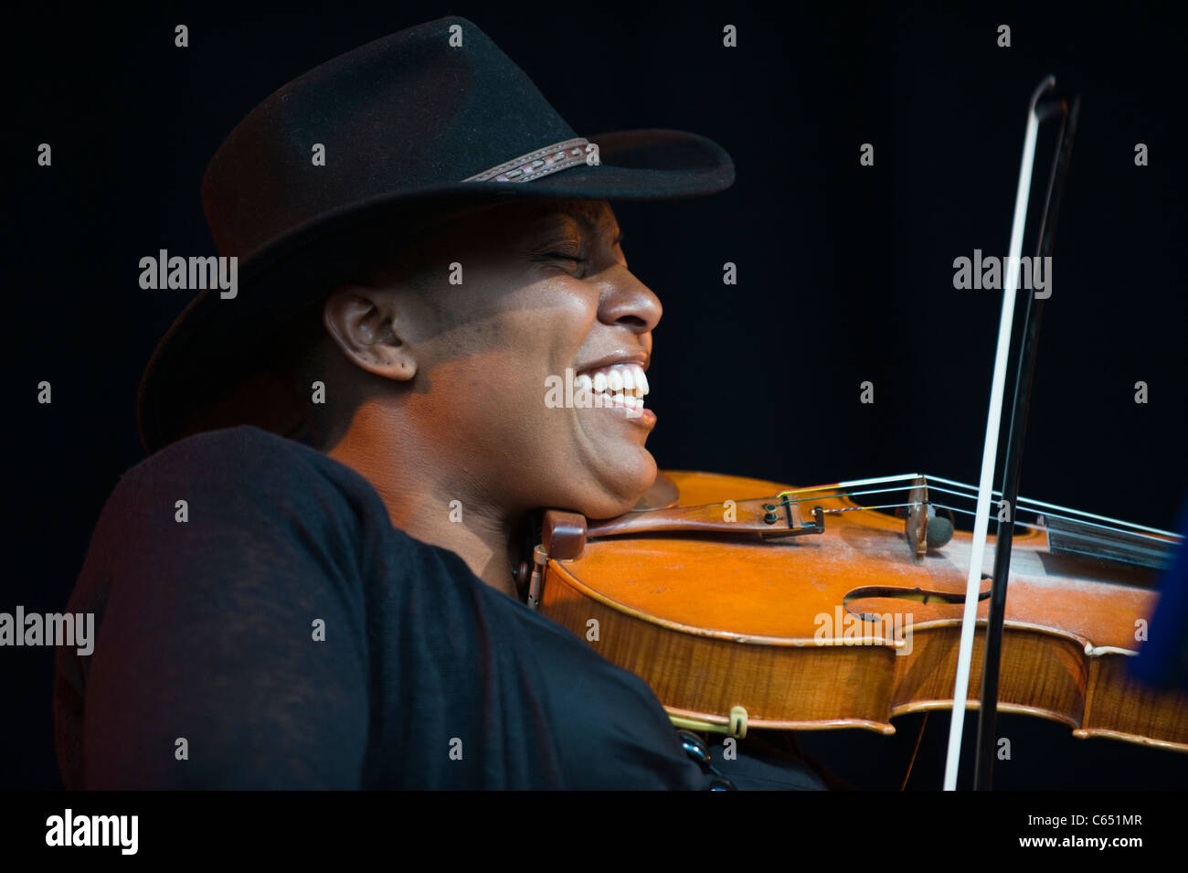 Black violin band performing hi-res stock photography and images - Alamy