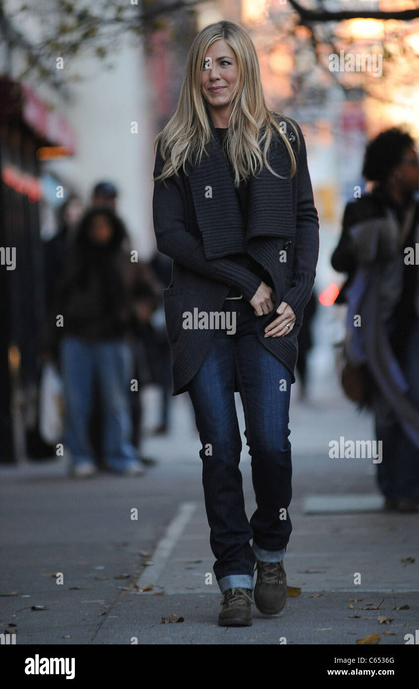 Jennifer Aniston out and about for WANDERLUST Film Shoot in Manhattan ...